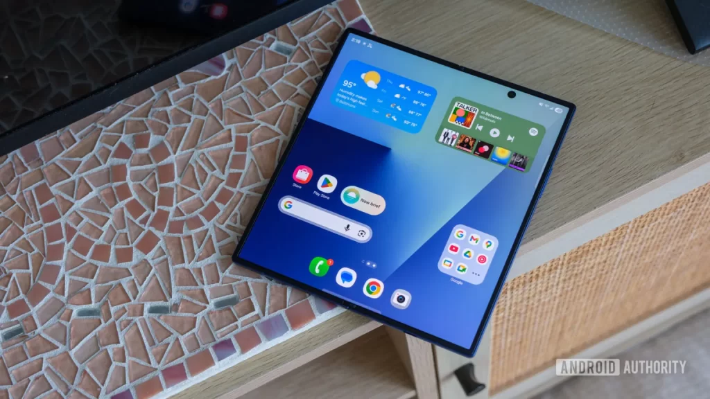 iPhone Fold 可能会在一个关键方面让 Galaxy Z Fold 7 相形见绌 - 智软网